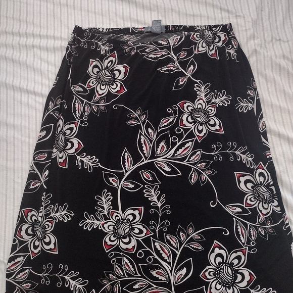 Koret | Skirts | Koret Black And White Floral Aline Skirt | Poshmark